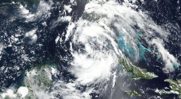 Surgió tormenta "Debby"… pegará en EU como huracán