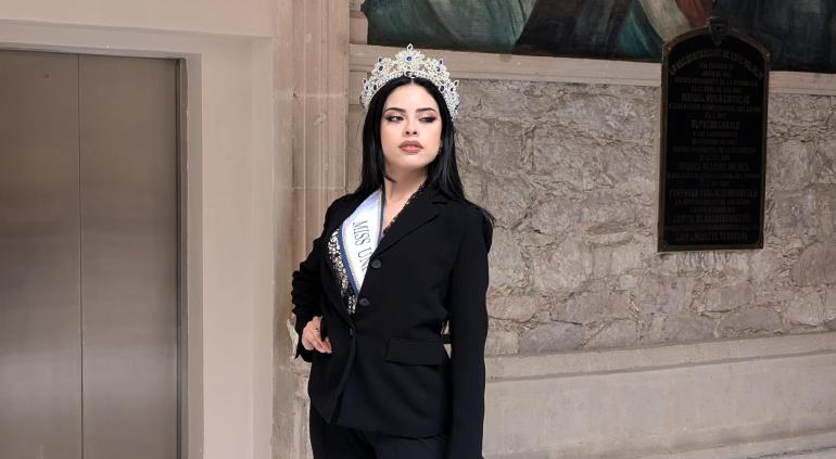Llega Miss Coahuila a Palacio para alertar sobre cirugías estéticas