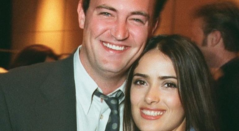 Con este mensaje, recordó Salma Hayek a Matthew Perry por cumpleaños