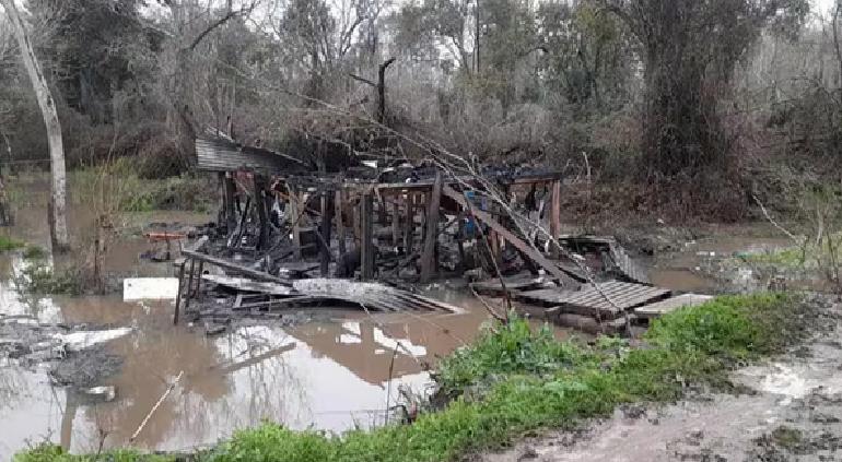 Quedaron 4 niños atrapados en casa durante incendio en Argentina