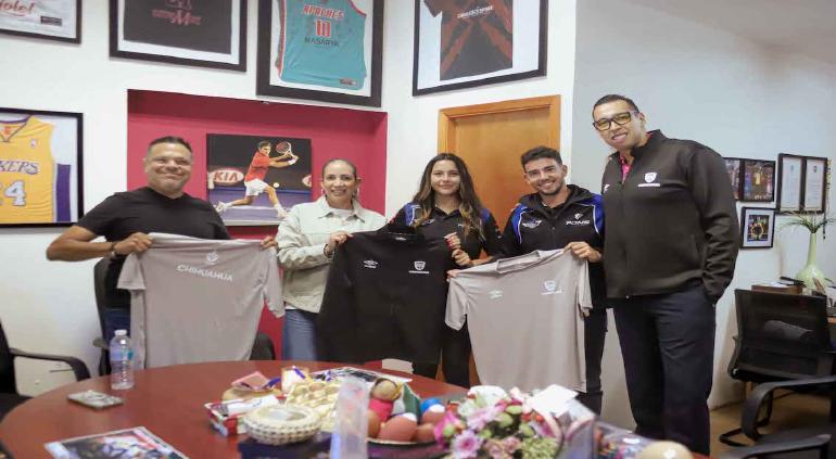 Motociclista Astrid Madrigal cumple sus sueños en eventos Mundiales