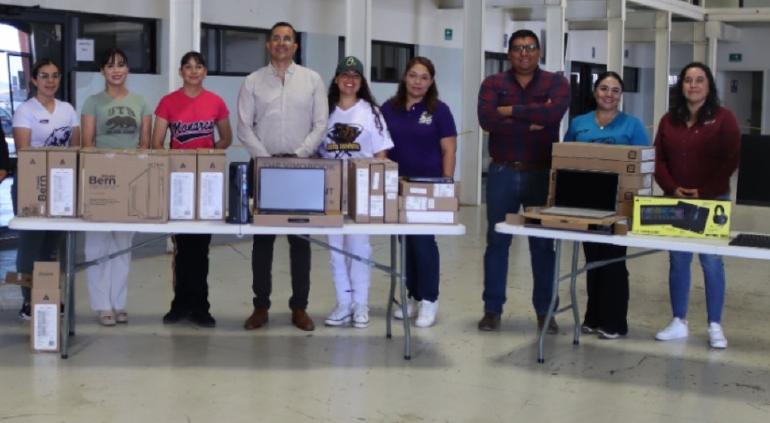Adquiere UT Babícora 25 equipos de cómputo