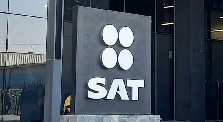 Vinculan a proceso a dos altos exfuncionarios del SAT