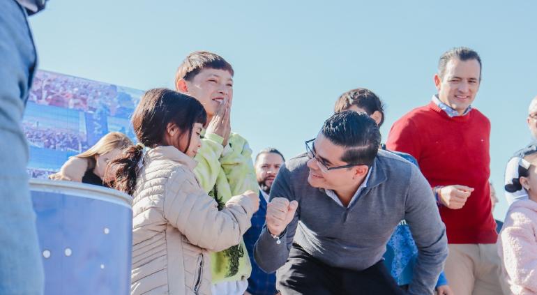 Entregó Rafael Loera más de 2 mil regalos en Juguetón 2025