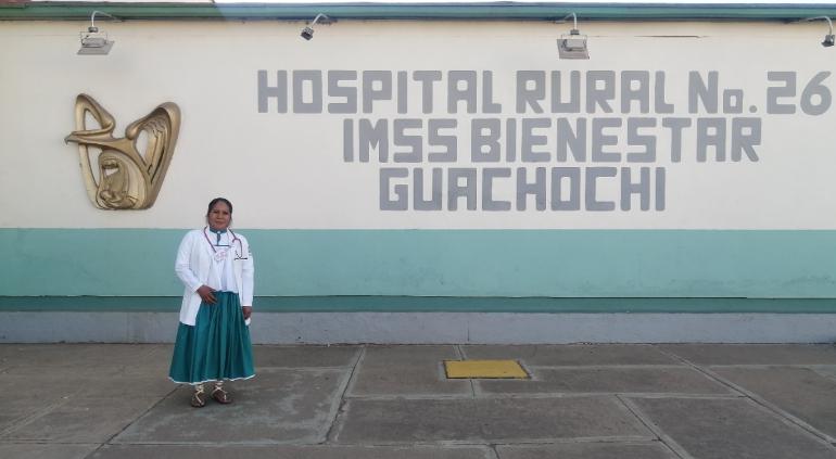Benilda, la primera doctora rarámuri, consulta en el IMSS de Guachochi Benilda, la primera doctora rarámuri, consulta en el IMSS de Guachochi