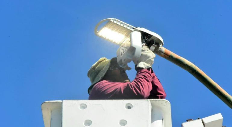 Resta por iluminar con tecnología LED 6% de la ciudad