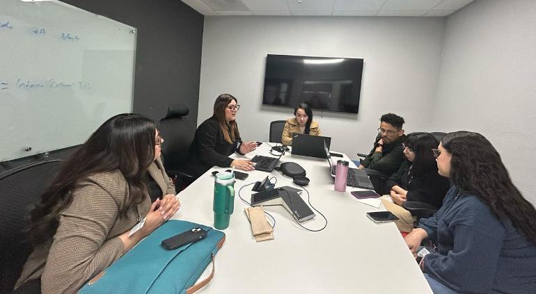 Llevaron taller de primeros auxilios psicológicos a la maquila Lear