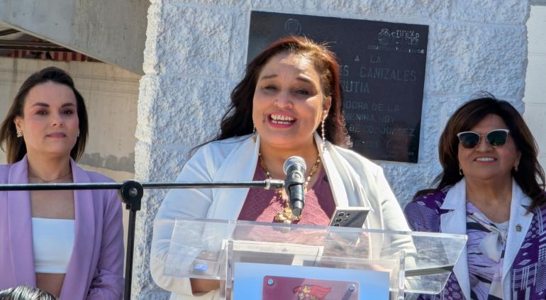 Reconocen a Ruth Vargas y la suman a Rotonda de Mujeres Ilustres