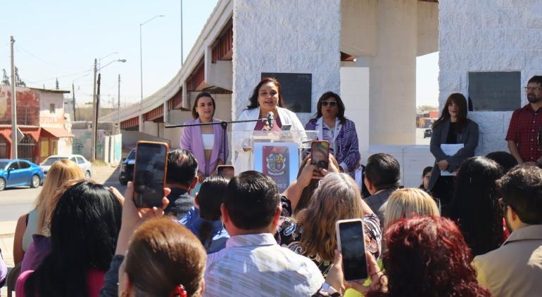 Reconocen a Ruth Vargas y la suman a Rotonda de Mujeres Ilustres