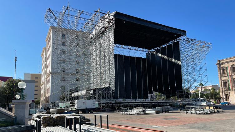 Avanza instalación de escenario para “El Grito”; casi listo 🎦