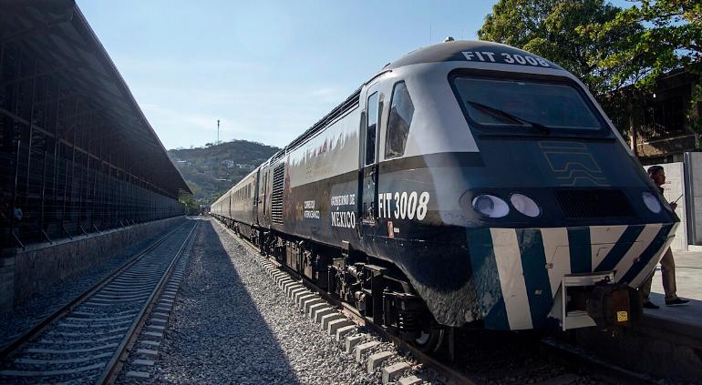Concentra SICT su presupuesto de 2026 en trenes