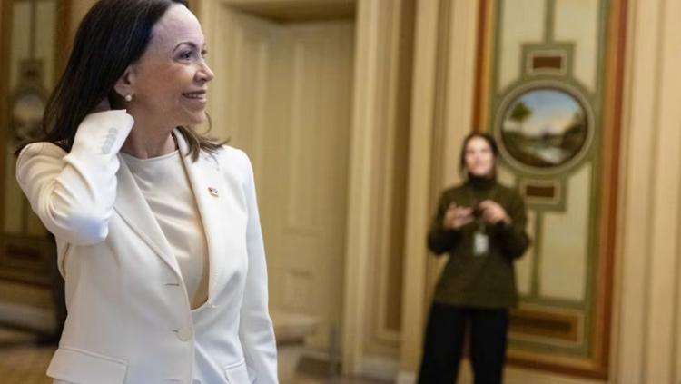 Presentó María Corina su medalla del Nobel de la Paz a Trump🎦