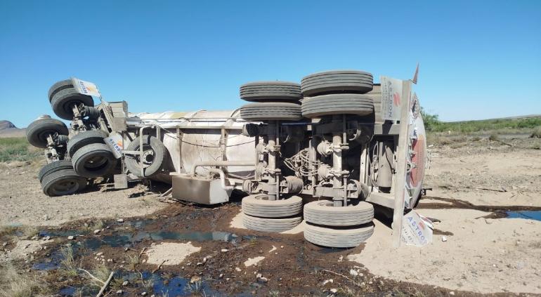 Volcó pipa con diésel en la Panamericana y provocó derrame